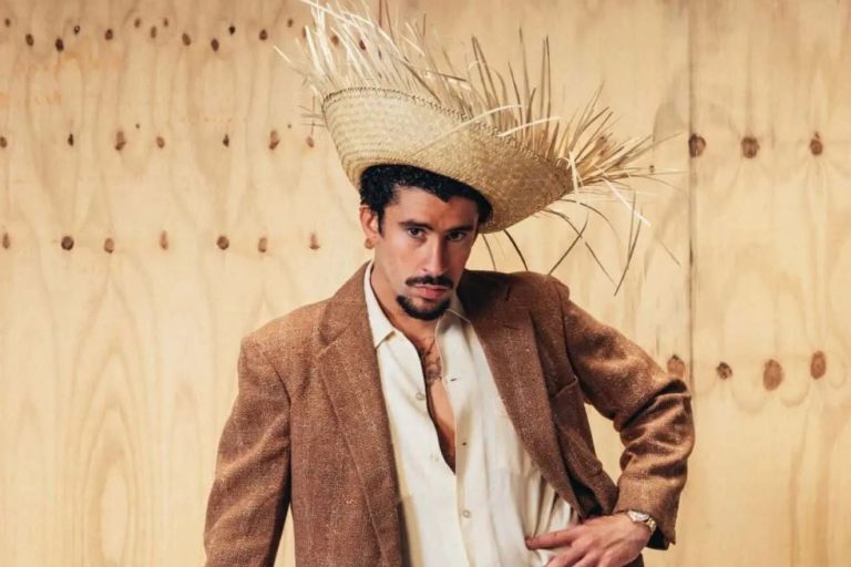 Bad Bunny se prepara para bailar salsa en el Super Bowl - Portuguesa ...